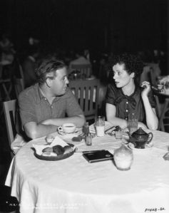 Charles Laughton and Elsa Lanchester at the Paramount Studio Commissary ...