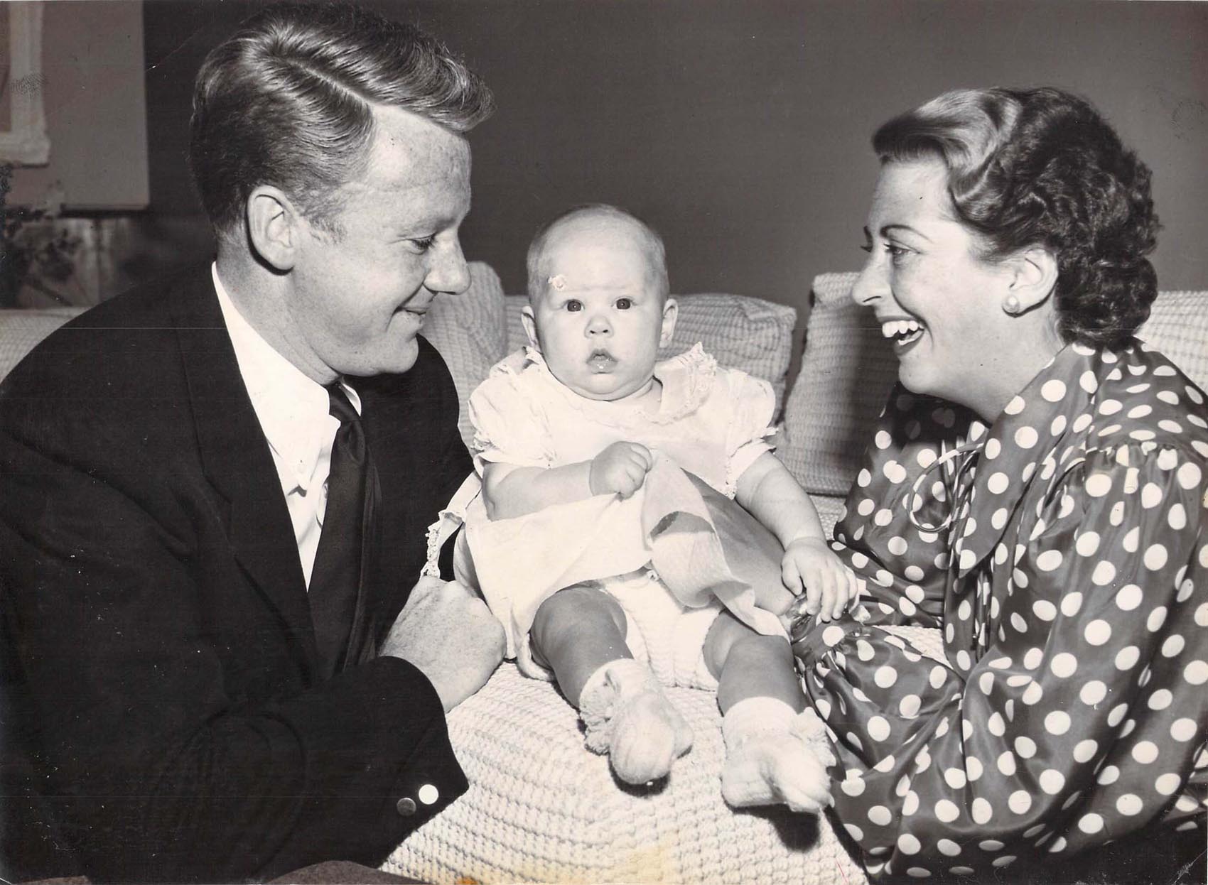 With his wife and daughter – Once upon a screen…