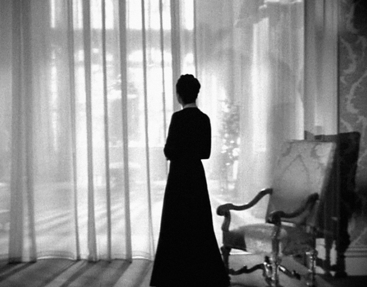 Mrs. Danvers – Once upon a screen…