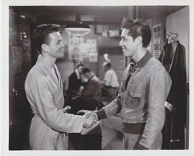 THE RING (1952): A Boxing Movie Ahead of Its Time – Once upon a screen…