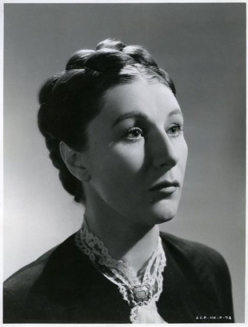 Mrs. Danvers portrait – Once upon a screen…